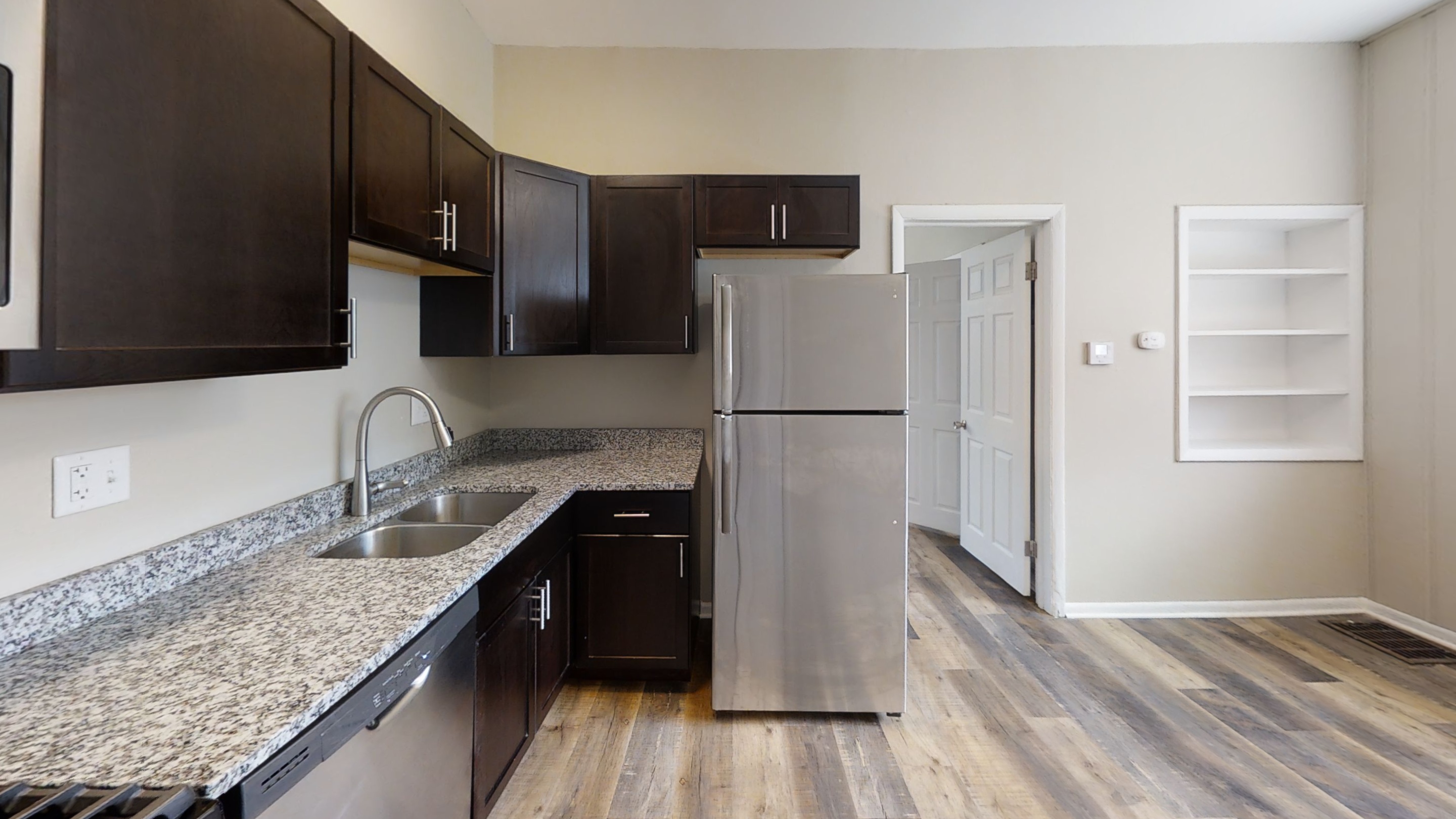 Unit: 1468 Michigan Ave #5