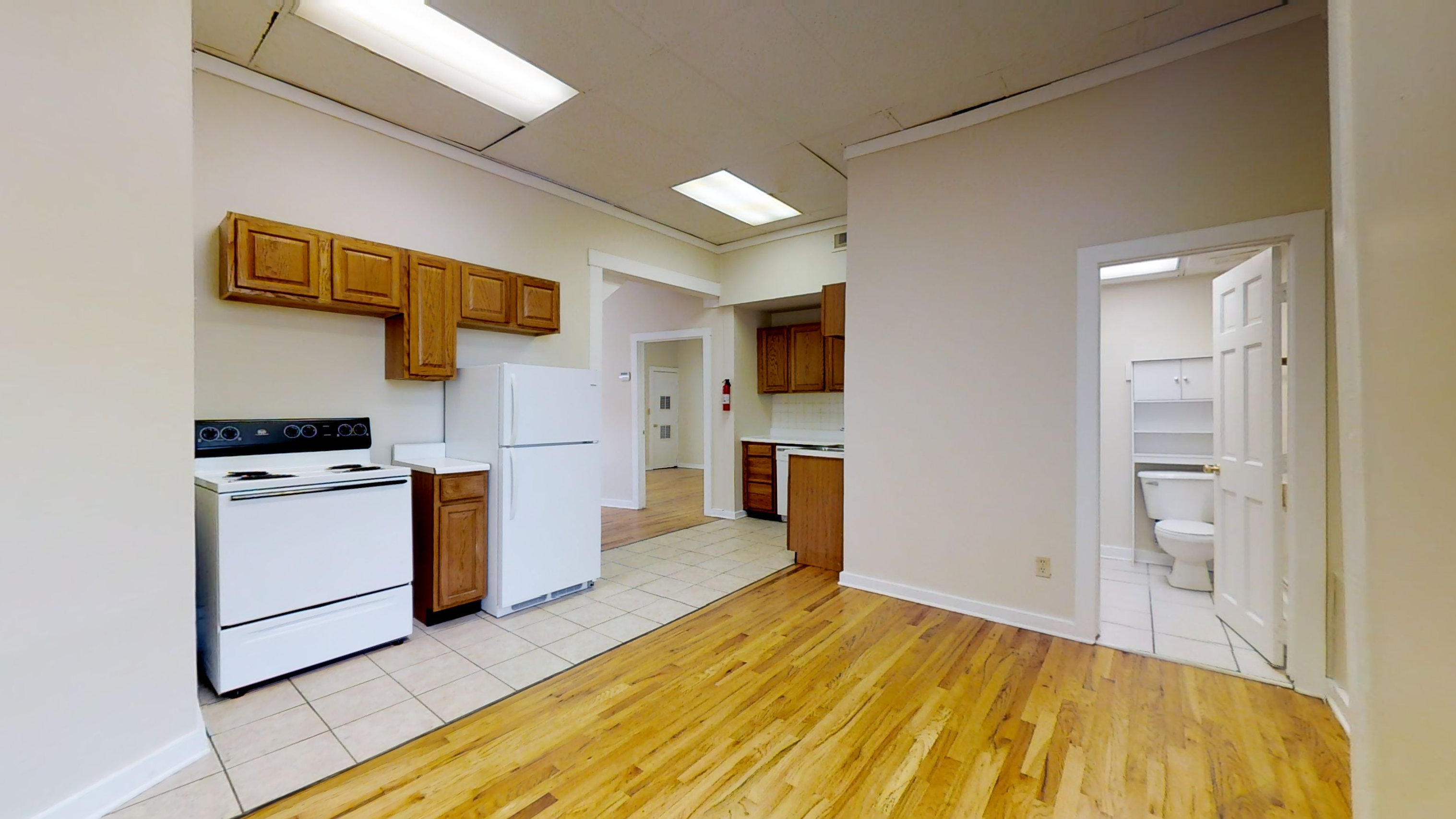 Unit: 77 E 7th Ave #77