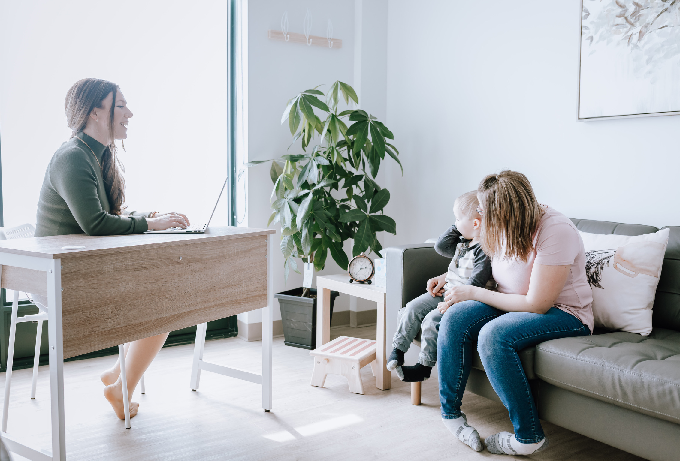 What Is a Naturopath and How Does Naturopathic Treatment Work? | Rooted ...