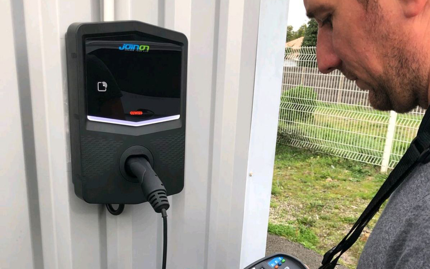 Rousseau Connect