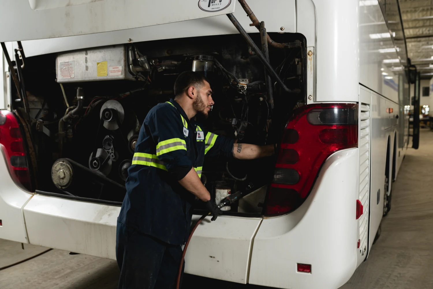RV & Bus Repair Service in Windsor, Ontario | Chuck’s