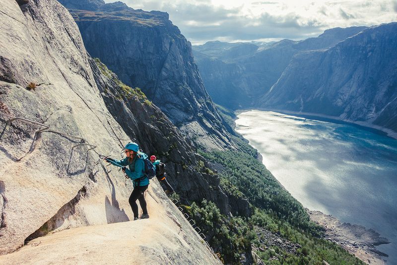 Trolltunga Active – Adventure Experts