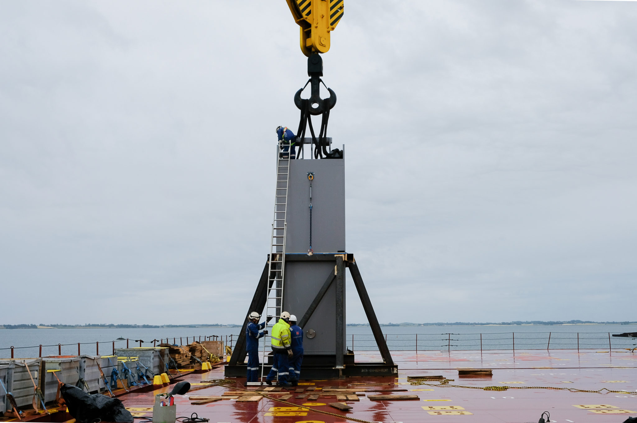Counterweights for a bridge