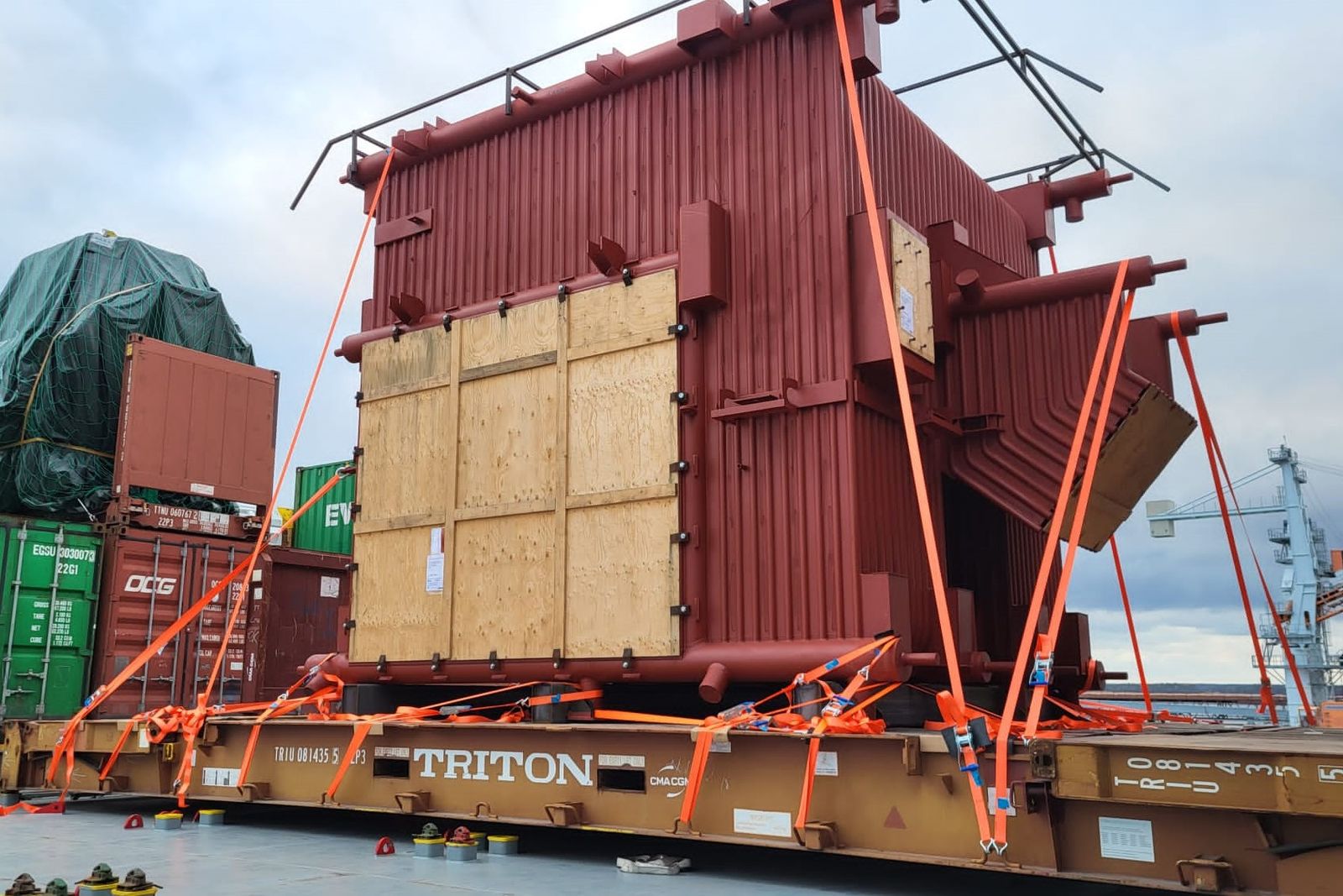 OOG Breakbulk on a Flatbed in a Container Vessel