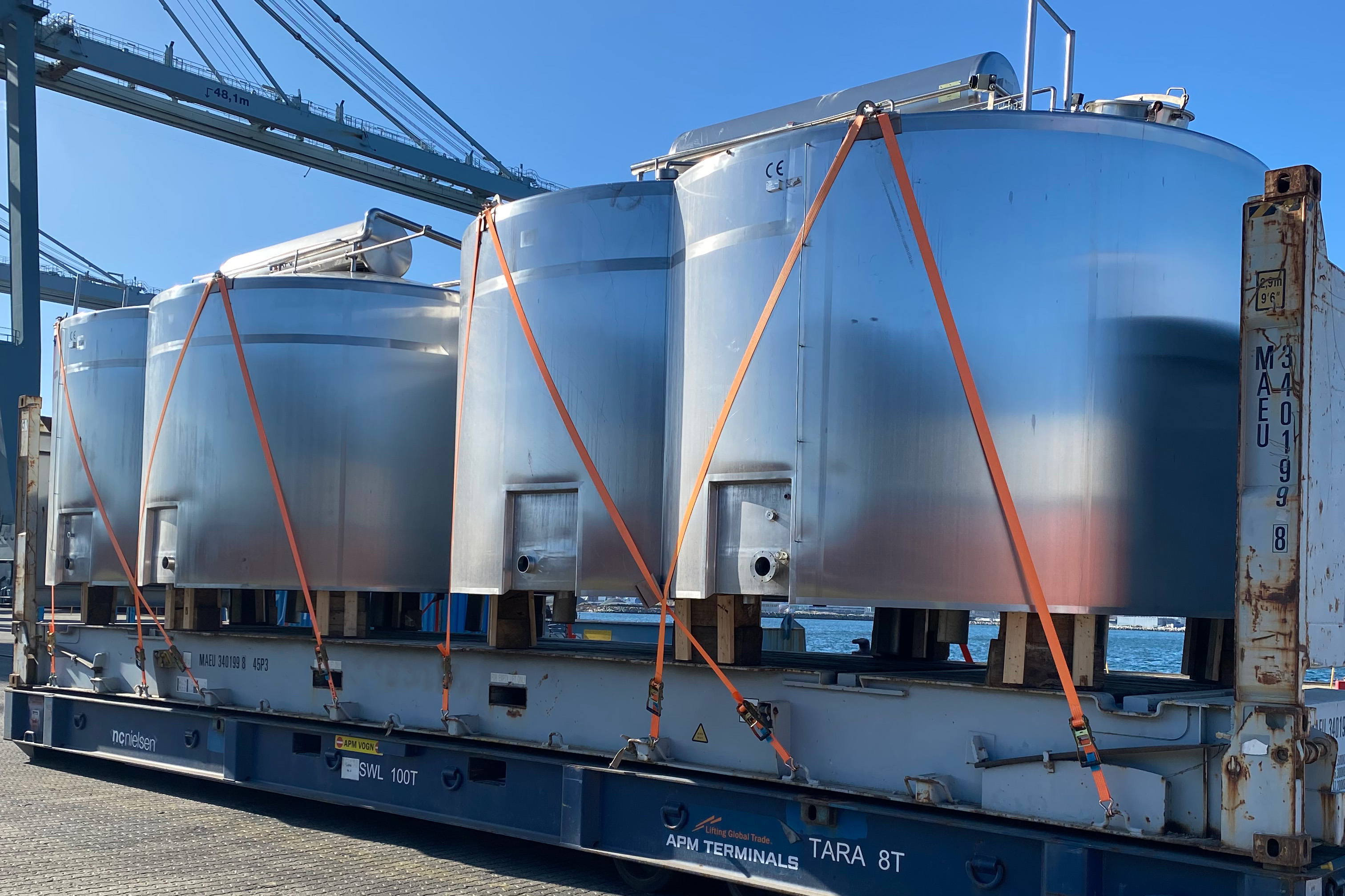 Shipping of cheese tanks