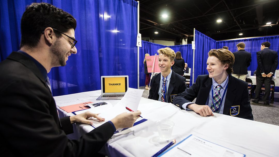 Volunteer | DECA Inc.