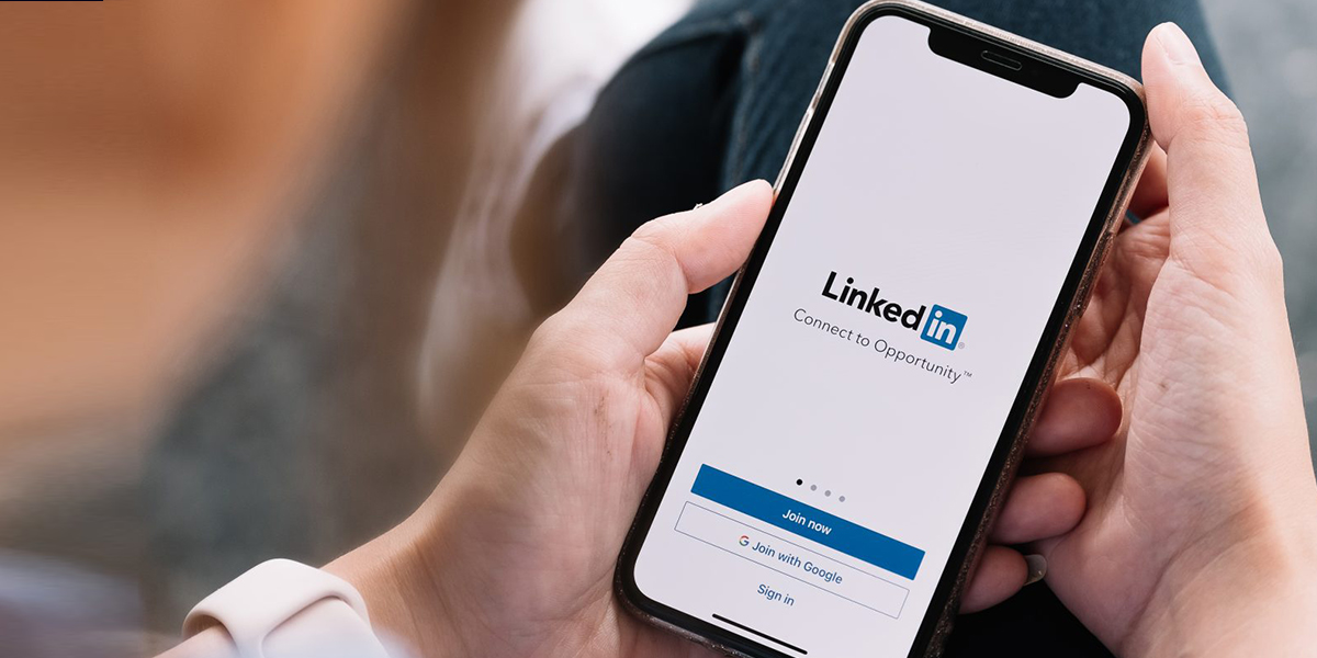 How to Write a LinkedIn Summary (With Examples And Tips)