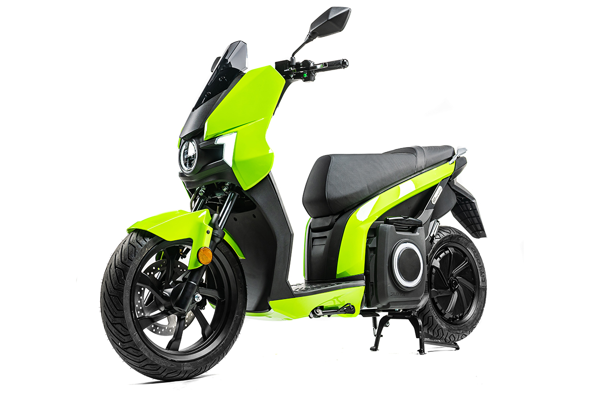 Silence S01 Connected | 125cc Electric Scooter | Flex Electric