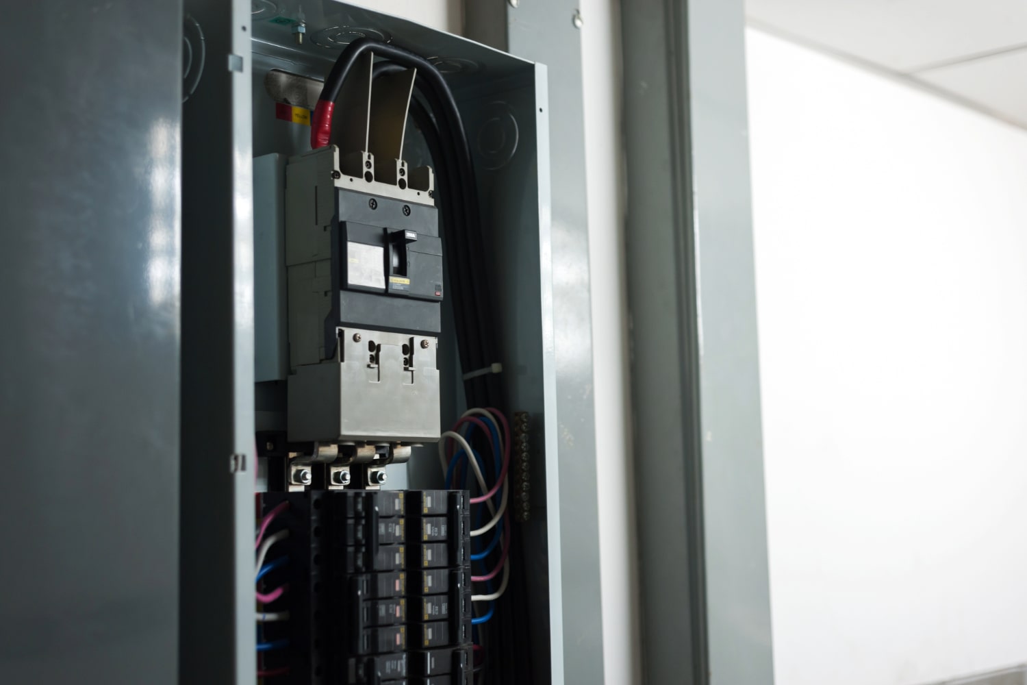 Deciding On The Right Electrical Panel For Your Needs