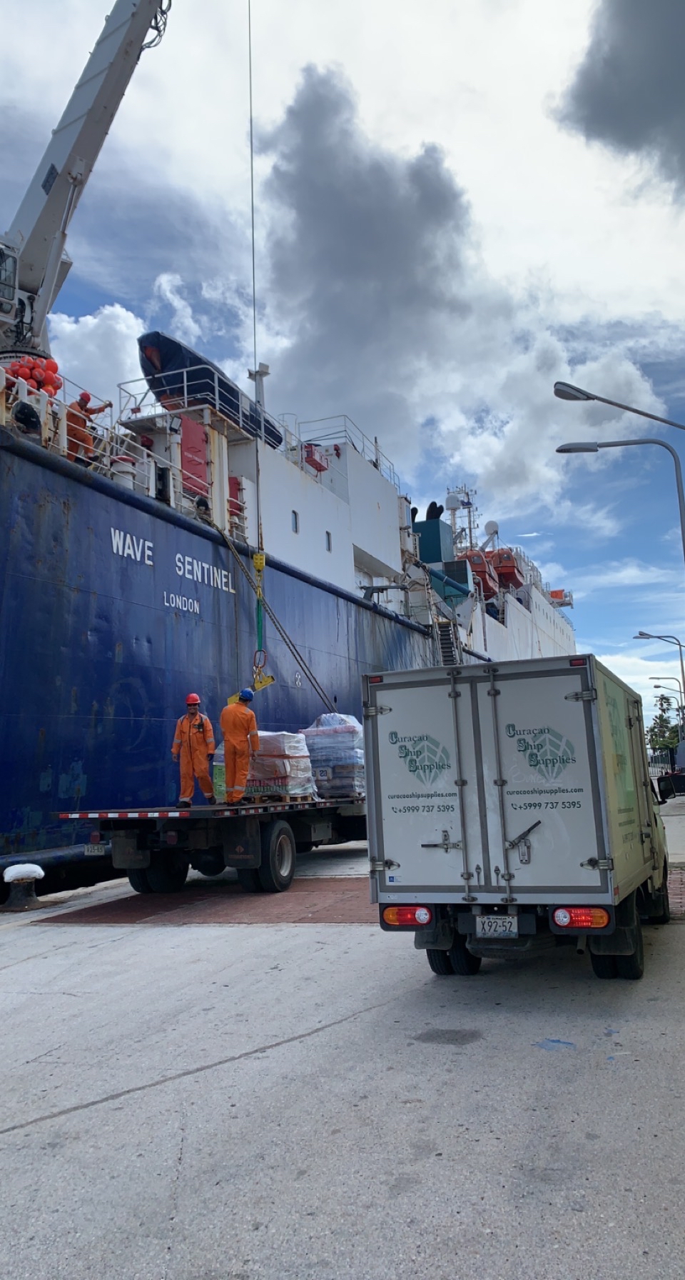 Curaçao Ship Supplies — Wave Sentinel Deliveries