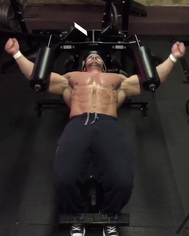 Joey Swoll's Workout Routine & Diet 2022 - Fitnesstipblog