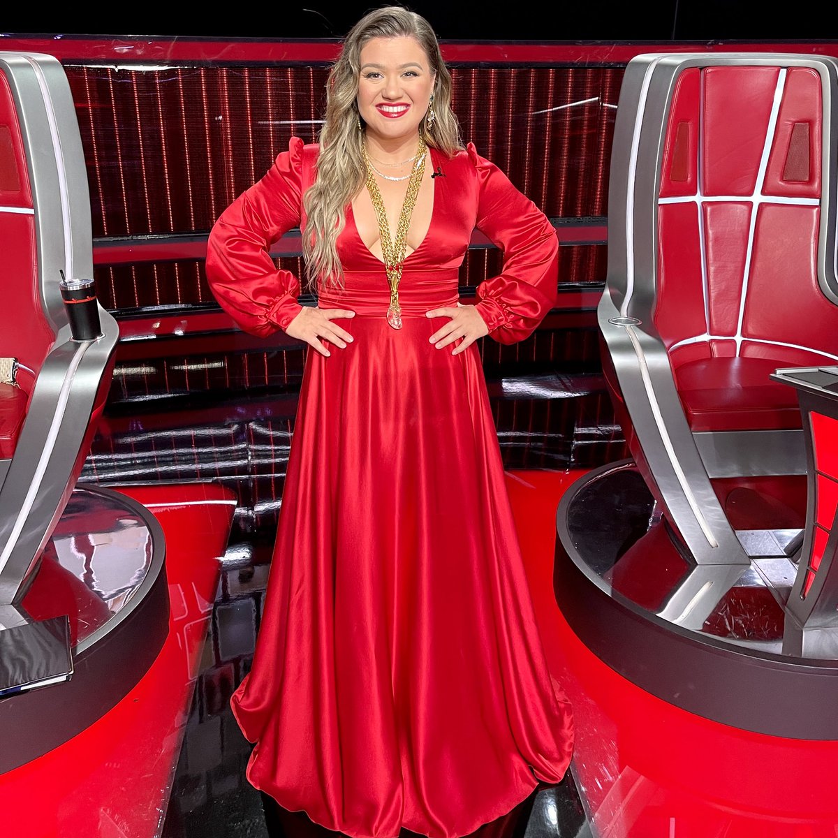 Kelly Clarkson Workout Routine and Diet Plan