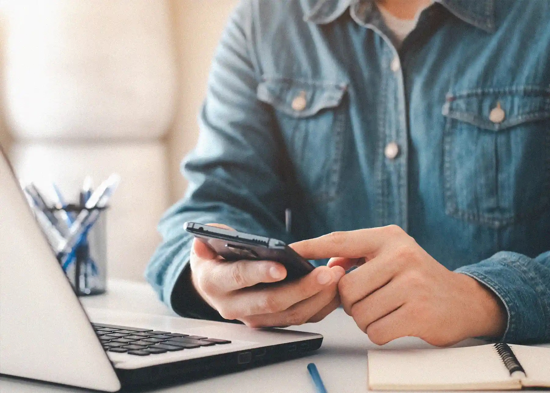 Contact and Locate Turning Corners in Hull