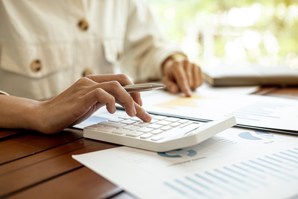 How Can Contractors Keep Up With Bookkeeping in Mississauga?