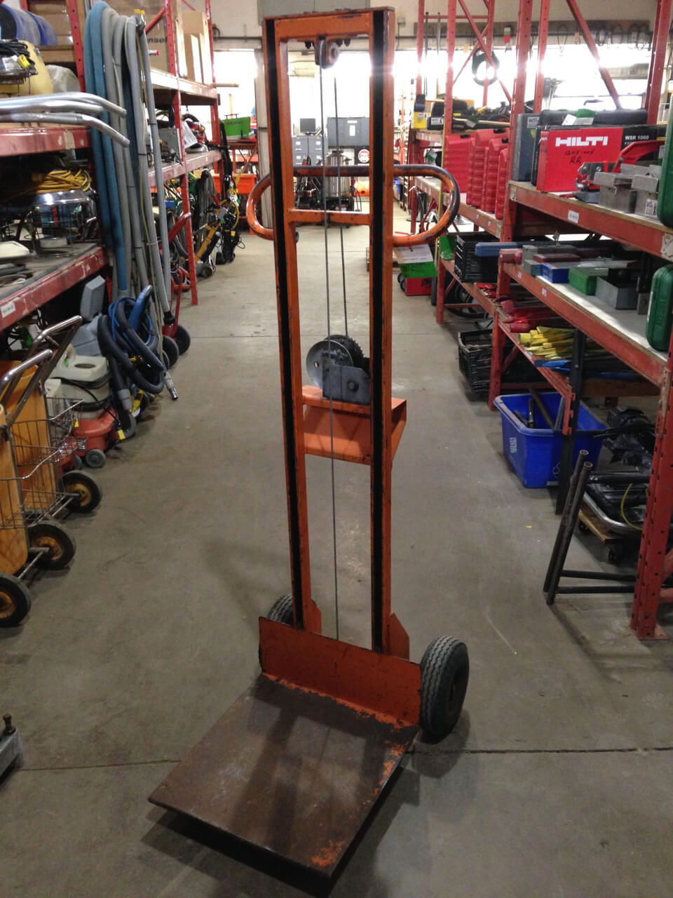 Shop Lift | Riverside Rentals | Windsor Essex County
