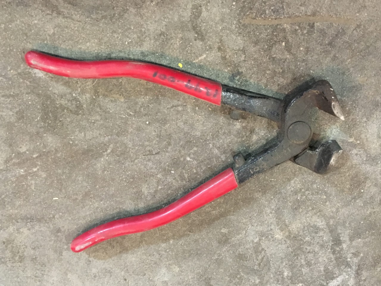 Tile Nippers | Riverside Rentals | Windsor Essex County