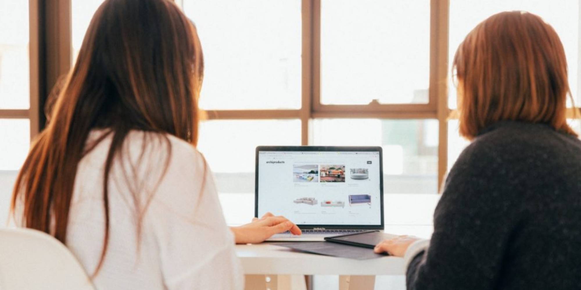 The Complete Guide to Hiring a Community Manager