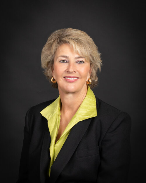 LinkedIn Headshots: Best Tips & Photo Examples | IMP