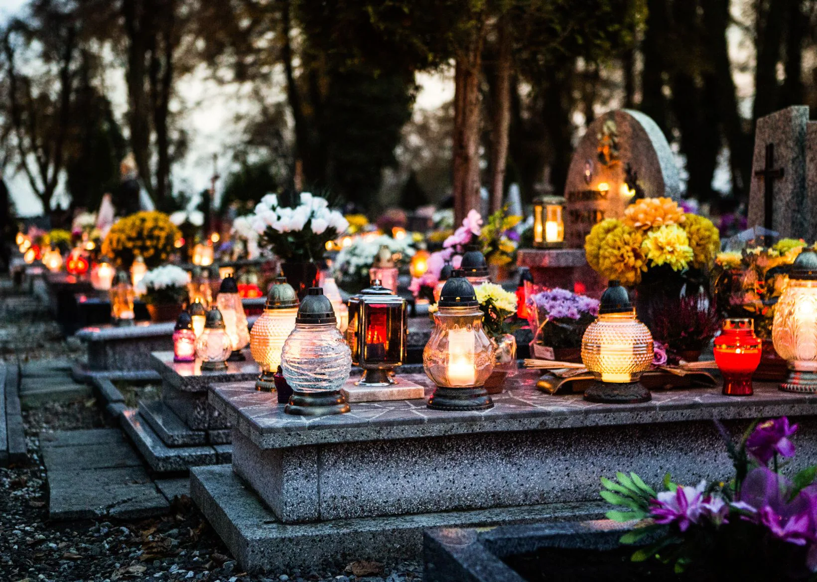 Vier.nu | Tradities met Allerheiligen en Allerzielen.