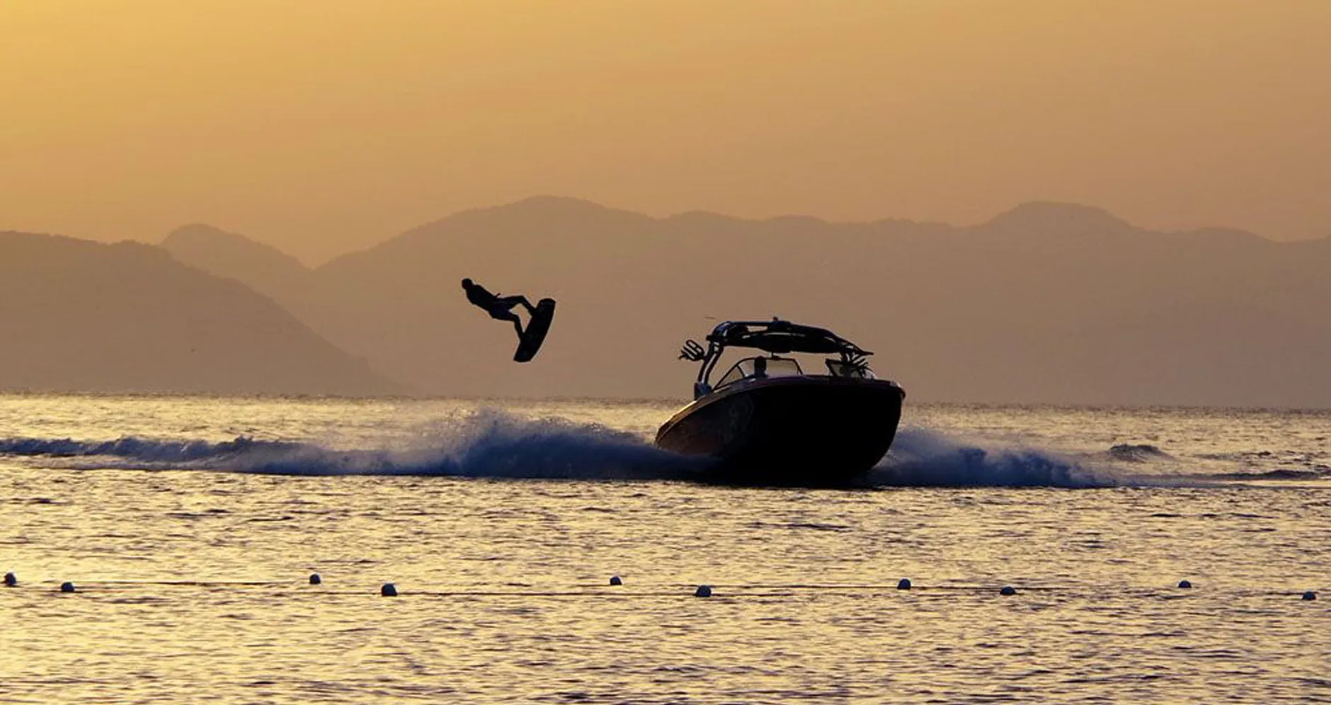 A Beginners Guide to Wakeboarding