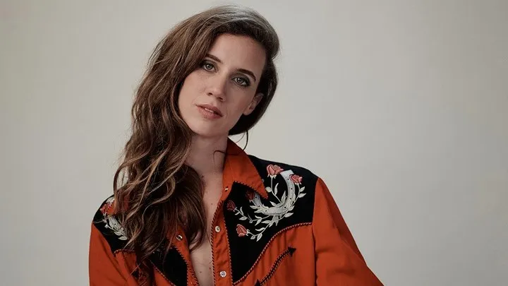 Backstage With: Emily Keating | IndieFlow