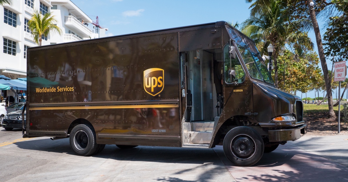 In a Blow to FedEx, UPS Wins Contract with USPS