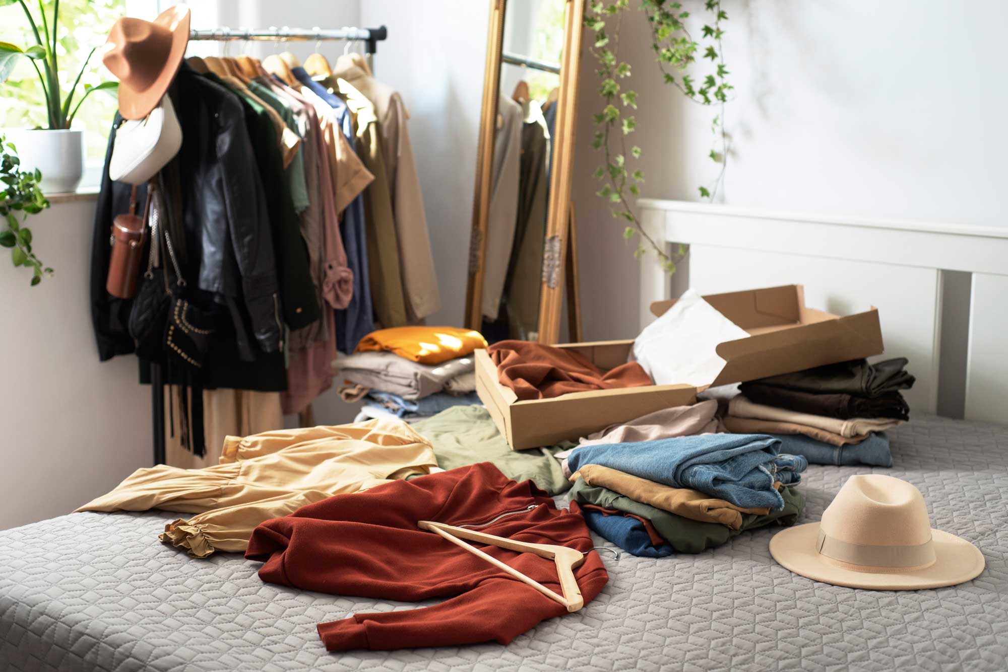 14 Tips for Storing Seasonal Clothing: From Winter to Summer
