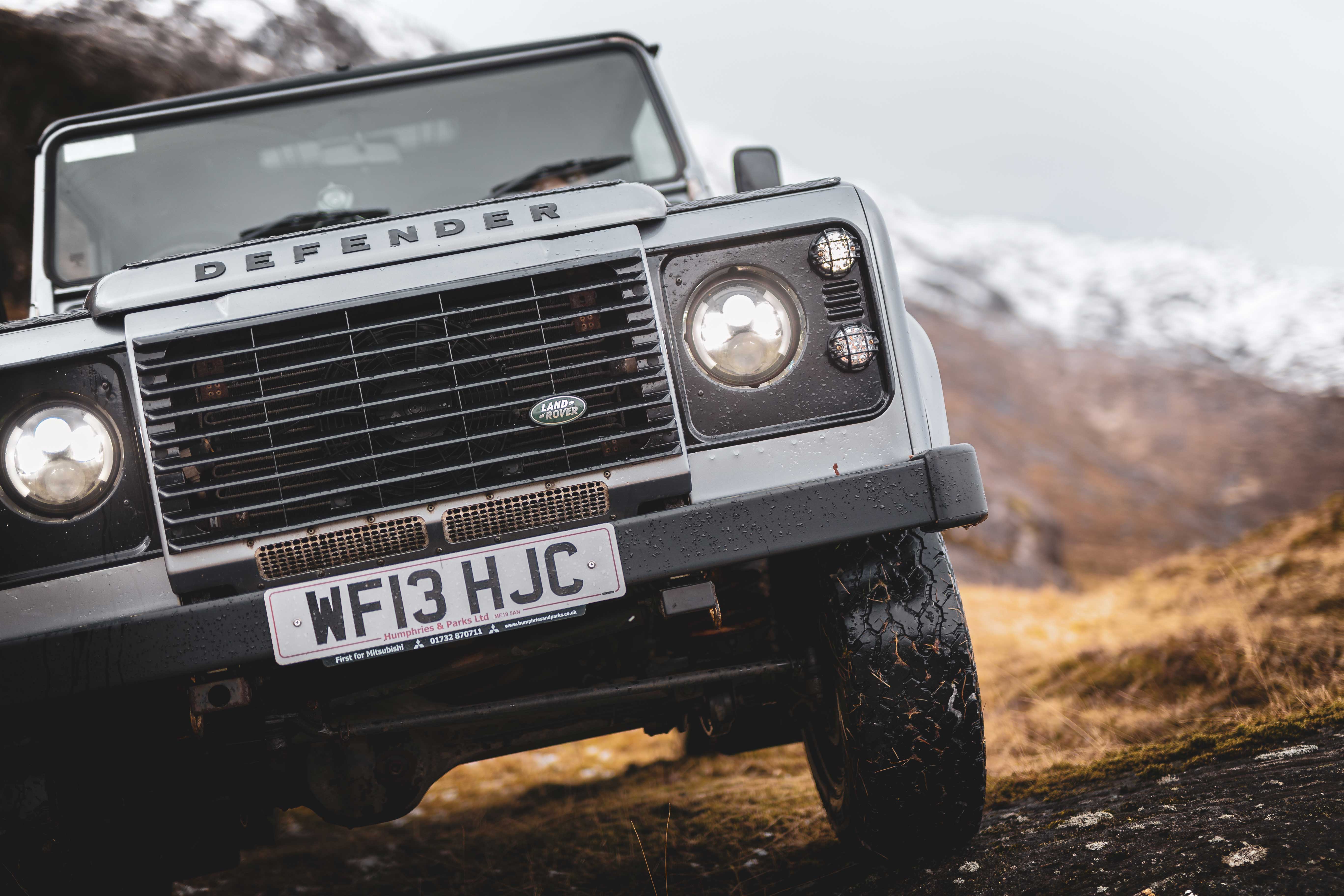Land Rover Defender 90 Wallpaper