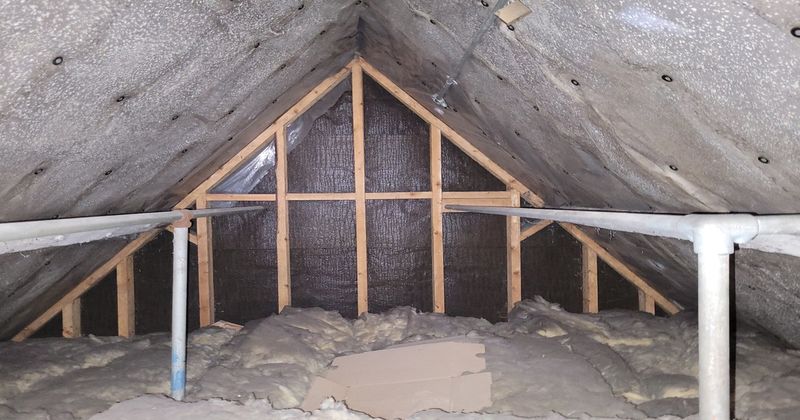 Does bitumen sarking felt contain asbestos and is it dangerous ...