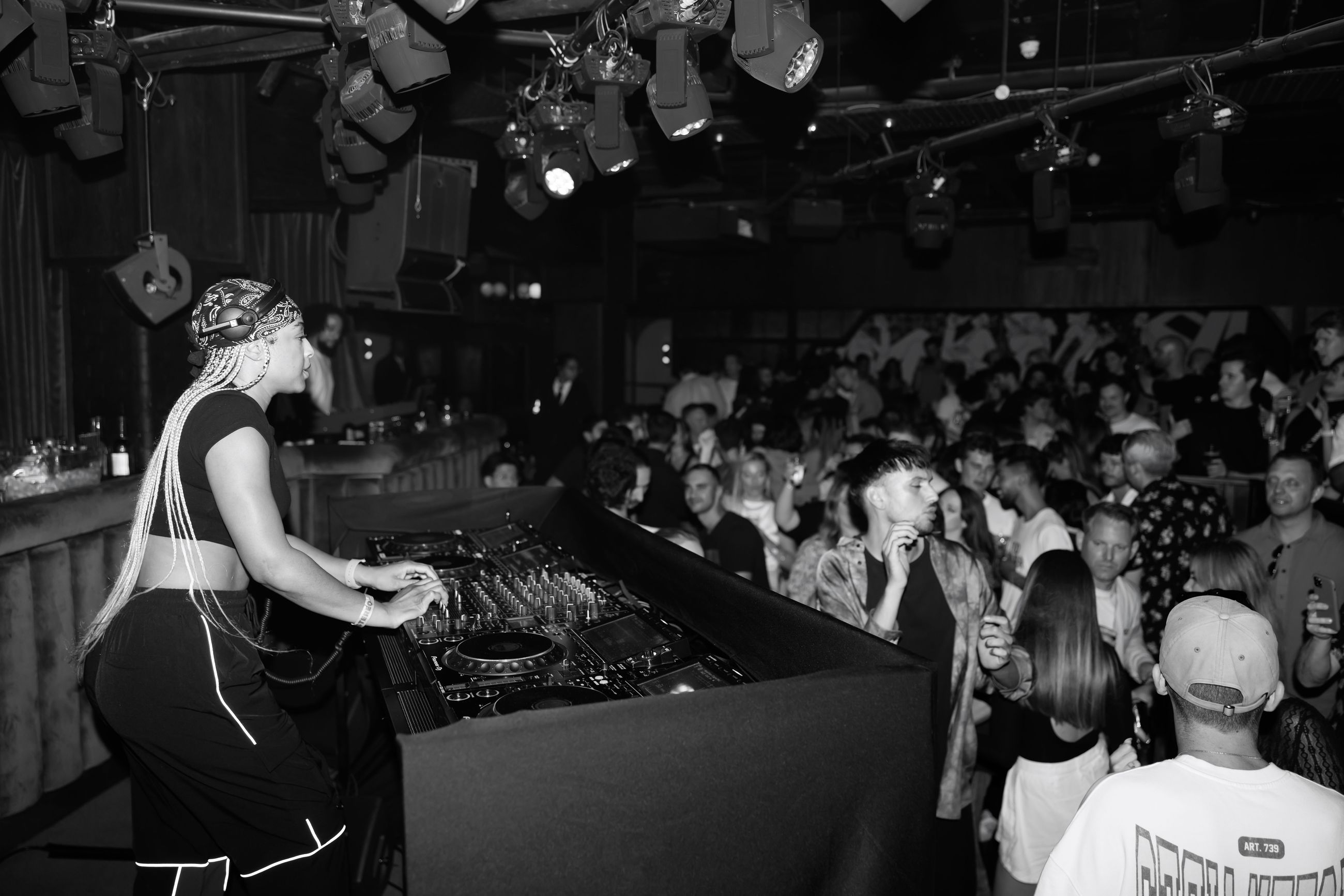 STEREO | Mix of Music, Cocktails & Dining | Covent Garden London