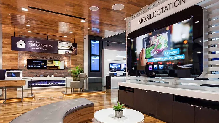 8 Eye-catching Digital Signage Examples from Companies Doing It Right ...