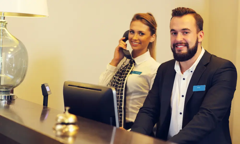 Was sind die Aufgaben einer Hotelfachkraft? | WorkerHero