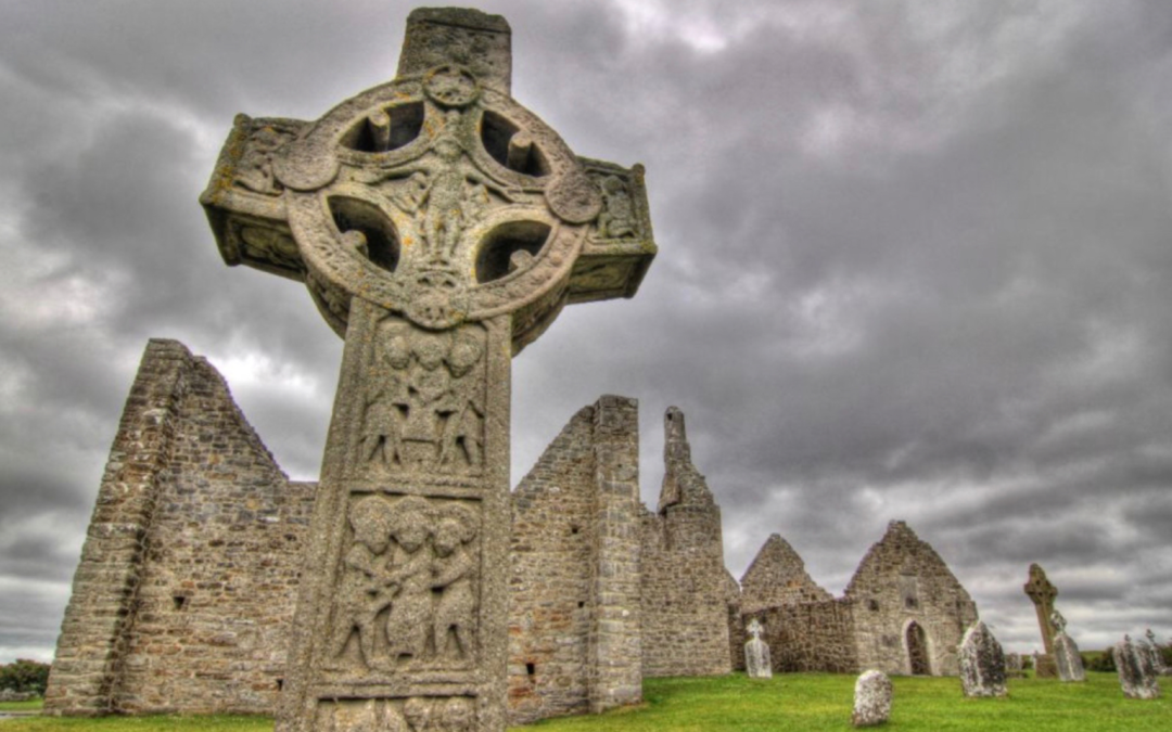 The Cosmic Chiasmus - The Symbolic World