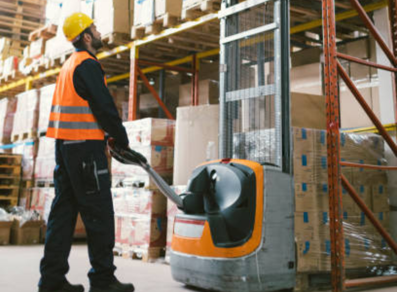 CACES® R485 conduite de gerbeur : étapes et prérequis