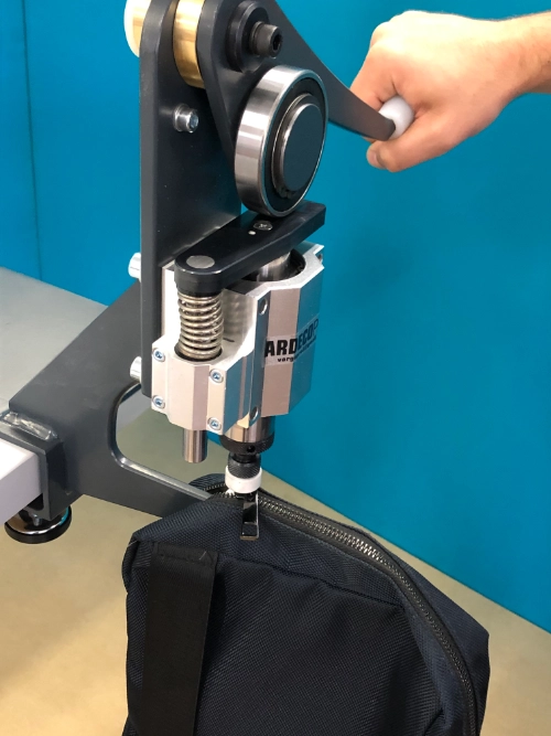 Ardecoplus | Prensa manual de cremallera