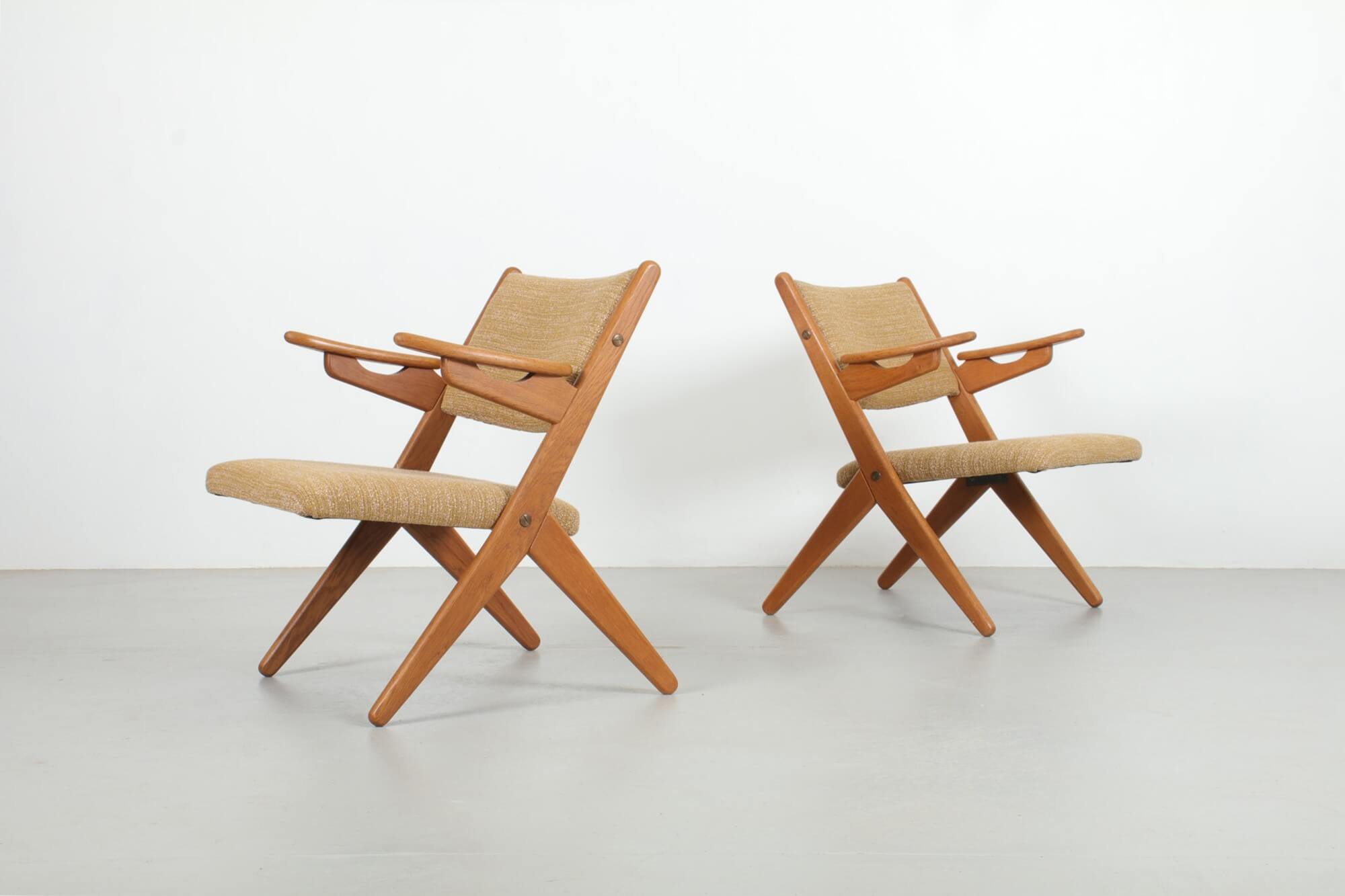 Pair of Sharp Arne Hovmand-Oslen 'Scissor' Chairs by Komfort