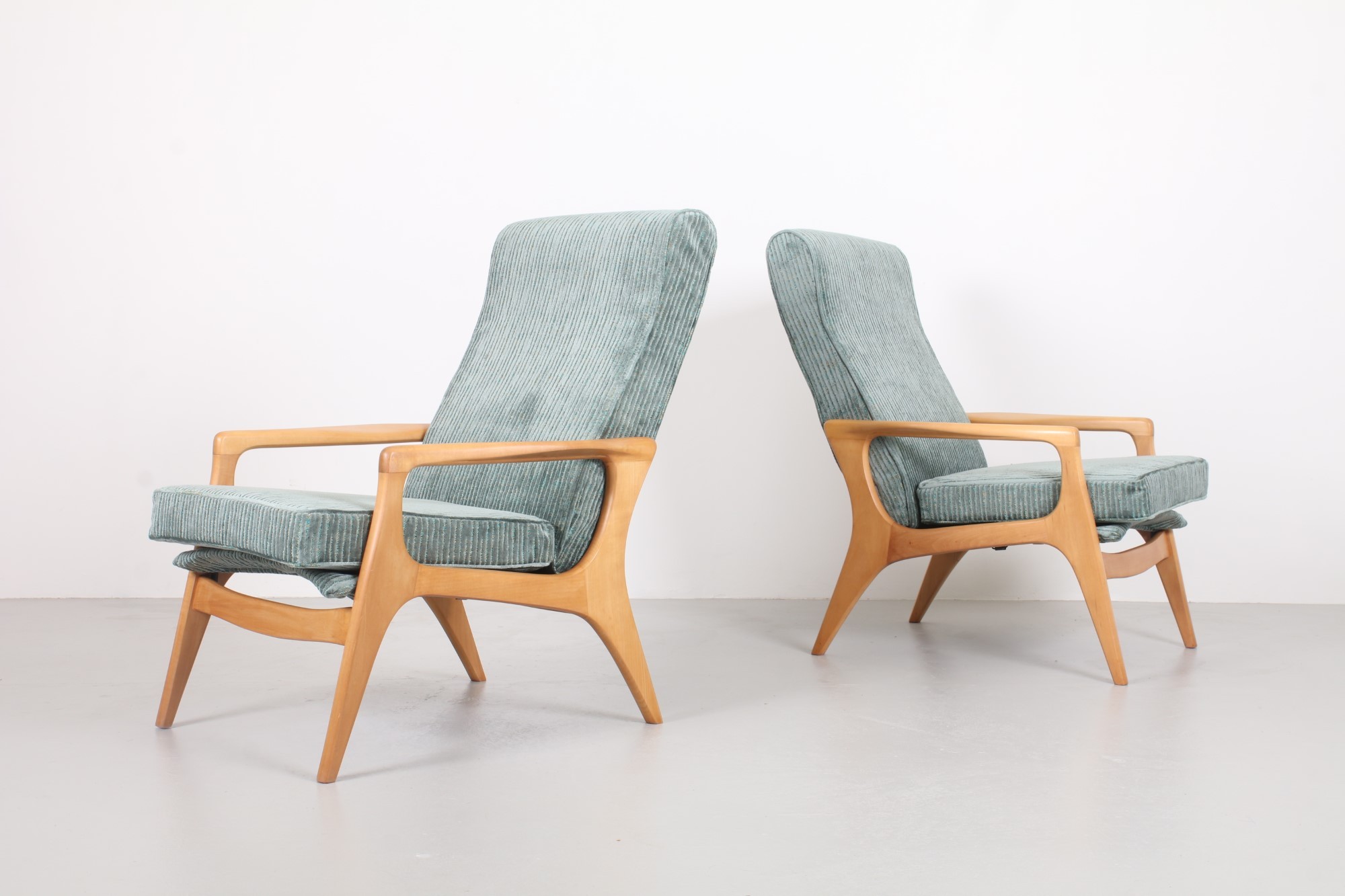 Pair of Sleek Fred Lowen 'SC58' Armchairs by Fler