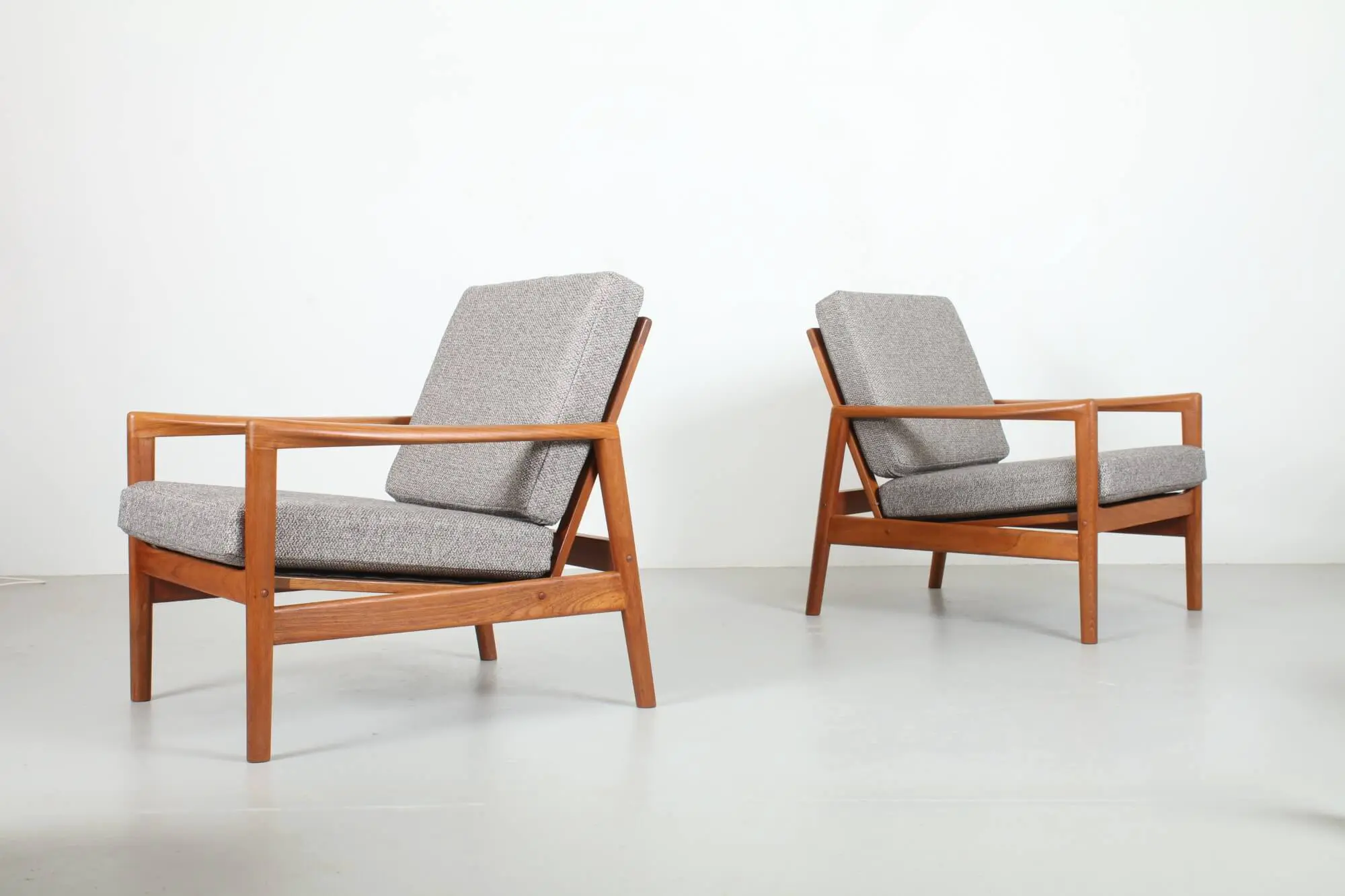 Hans Olsen — Denmark