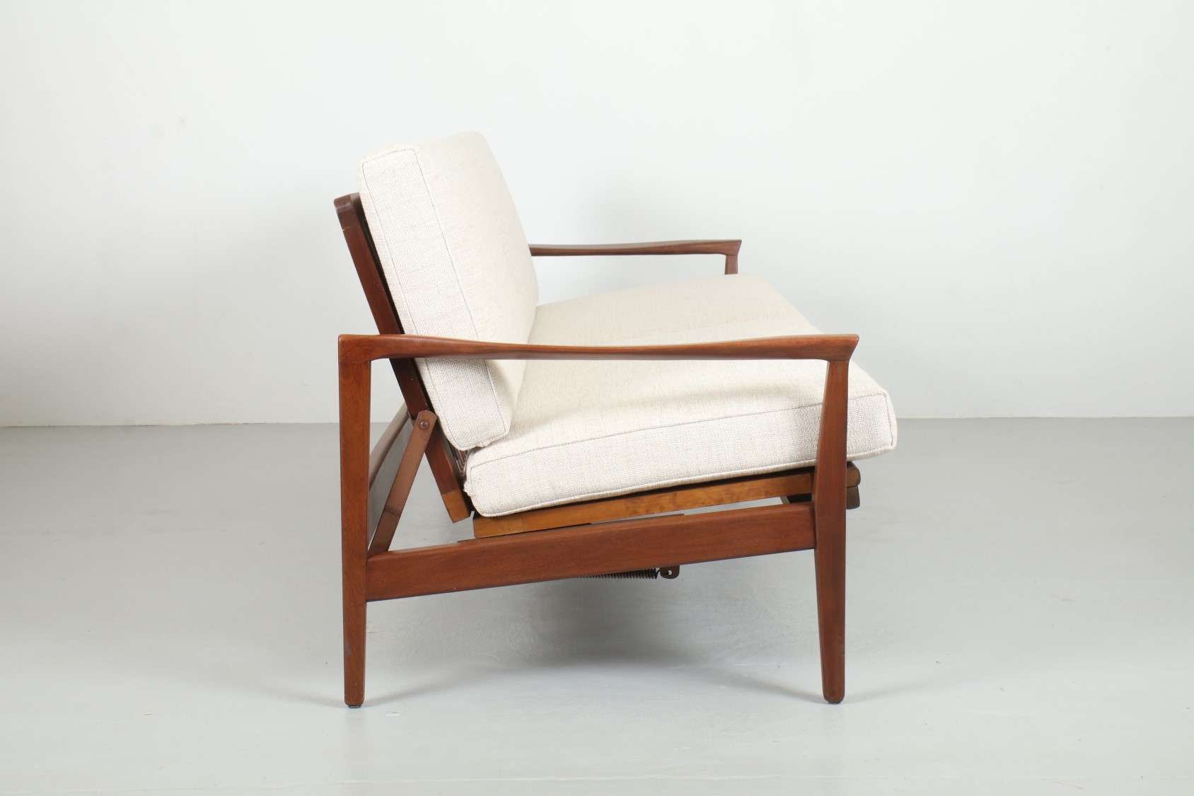 Fred Lowen — Australia