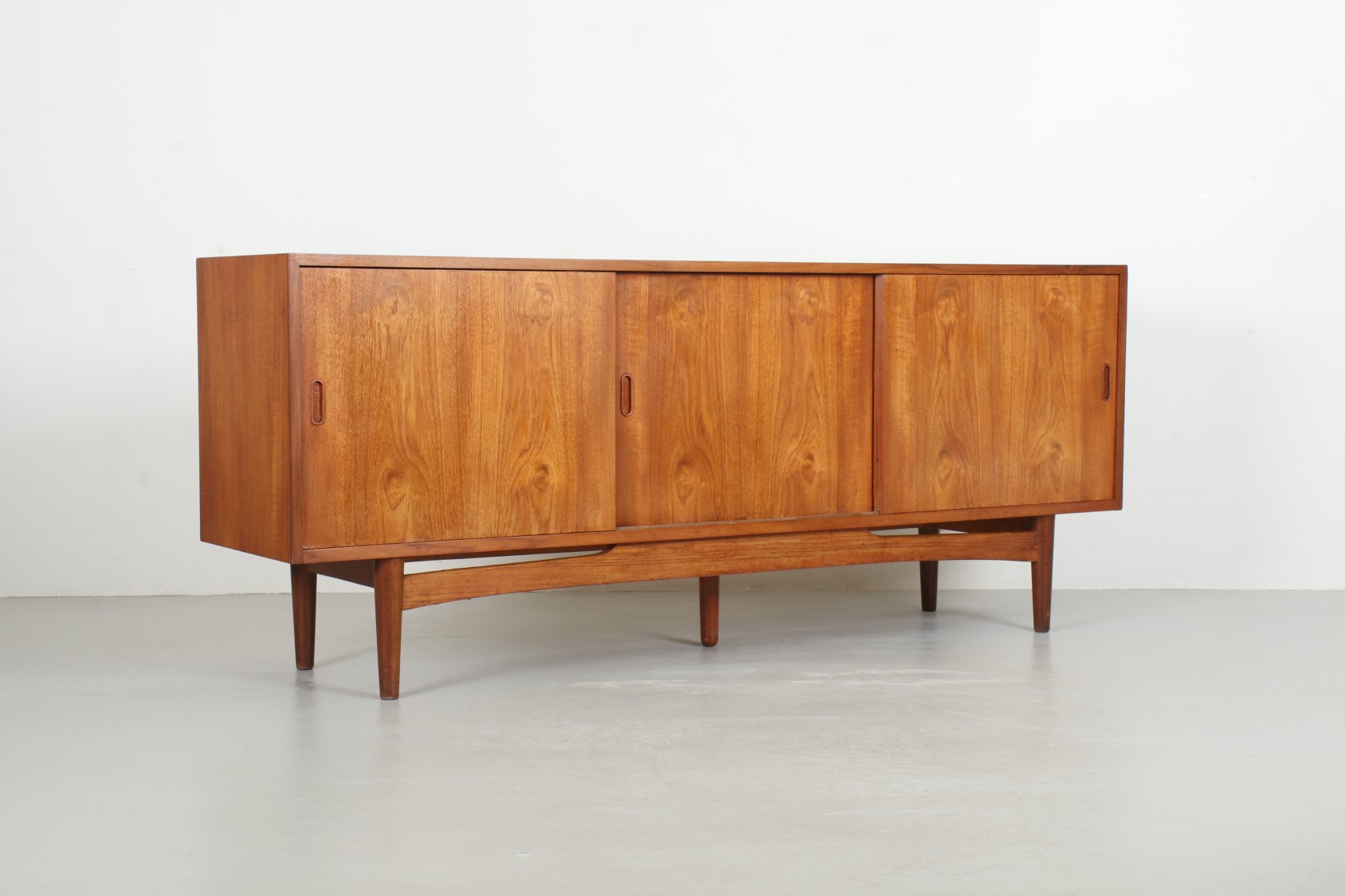Sideboards – Iconic Mid-Century Modern Design
