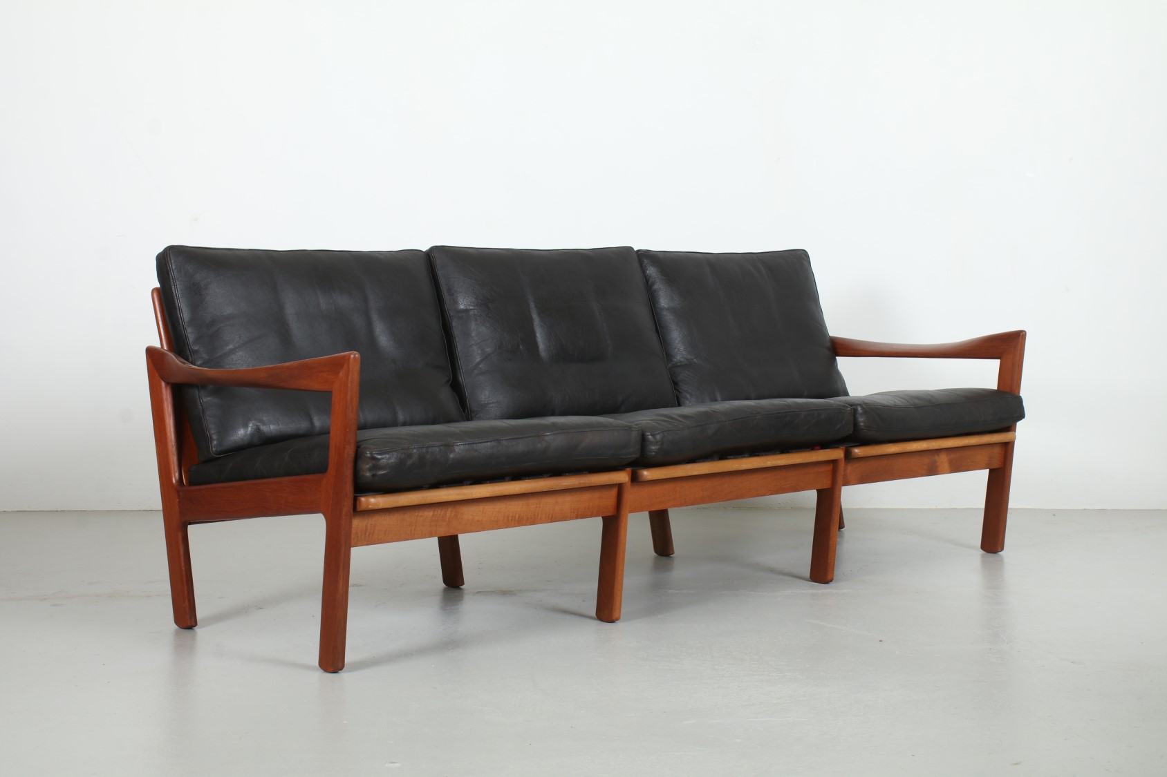 Refined Illum Wikkelso 'Model 20' Sofa by Eilersen