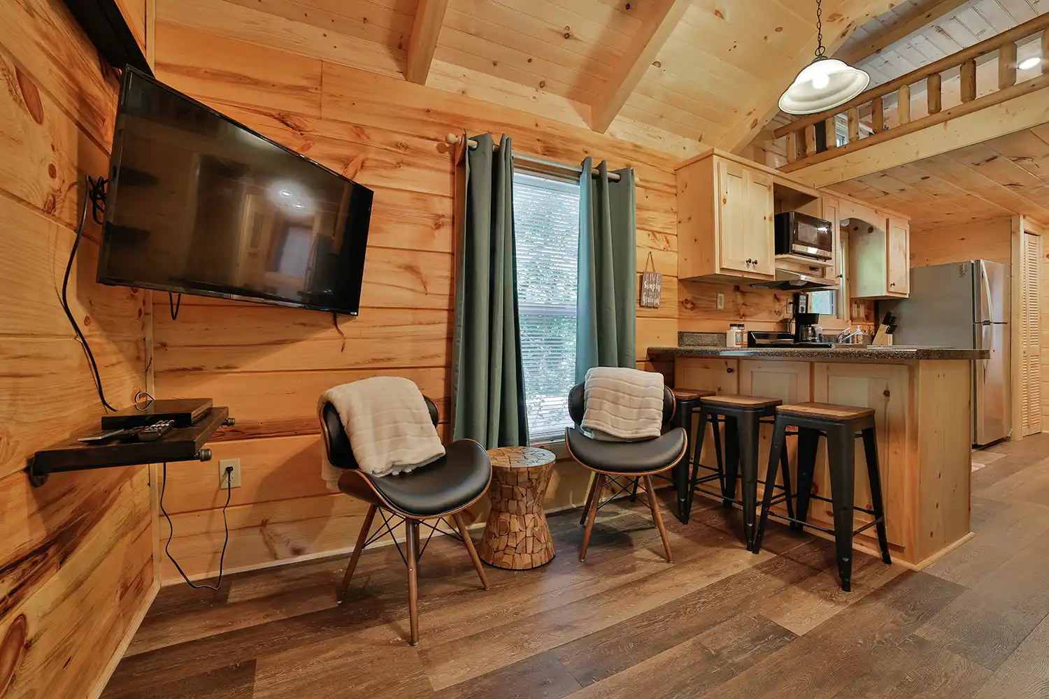 Bryce Cabin | Lookout Mtn. Tiny Home w/ Swim Spa