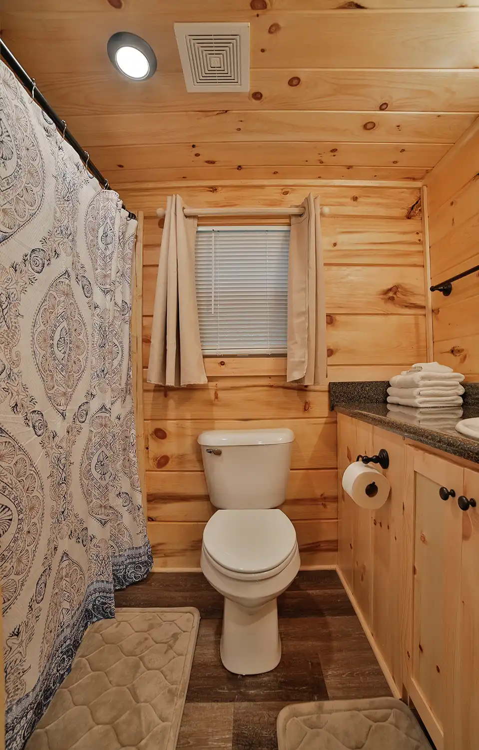 Bryce Cabin | Lookout Mtn. Tiny Home w/ Swim Spa