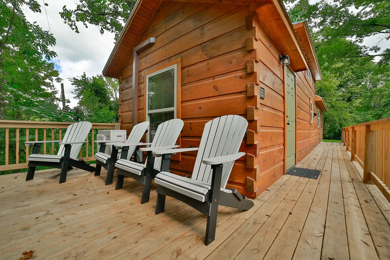 Thomas Cabin | Forest Tiny Cabin with Hot Tub