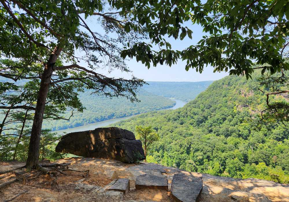 Signal Point to Edwards Point: A Scenic Signal Mountain Hike