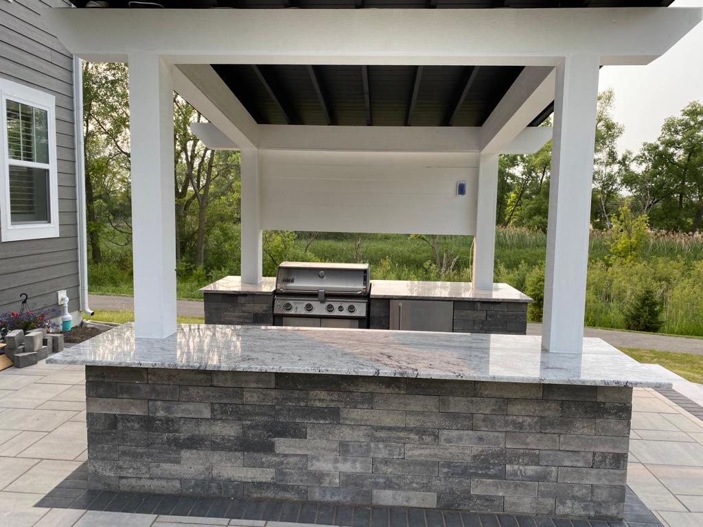Custom Outdoor Grill Projects: Marble & Granite Surfaces