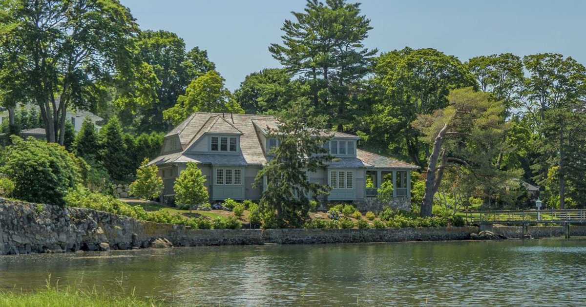 Maple Cove Cottage by the Sea - OLSON LEWIS + Architects