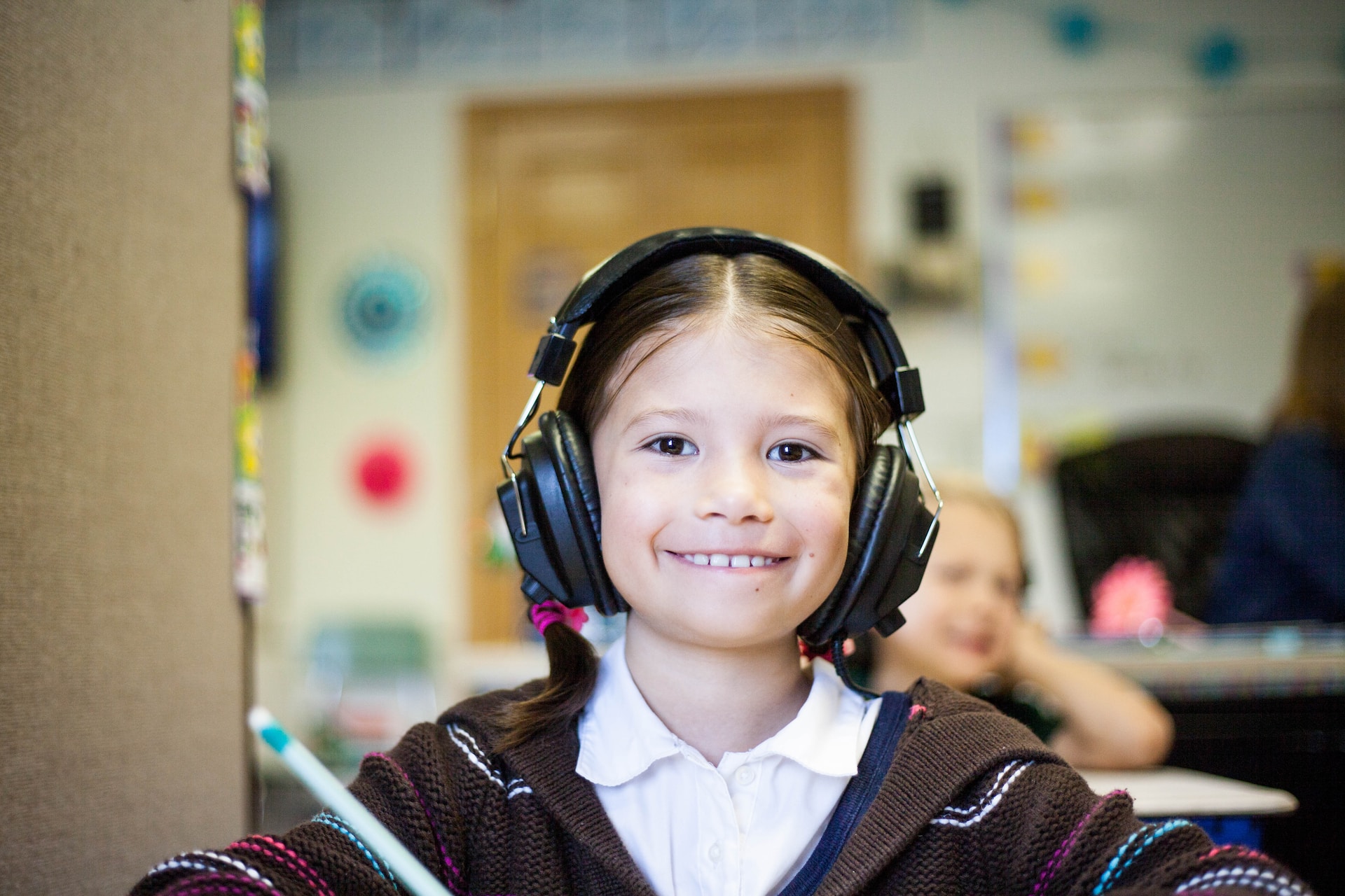 7 Best Headphones For Deaf People In 2024