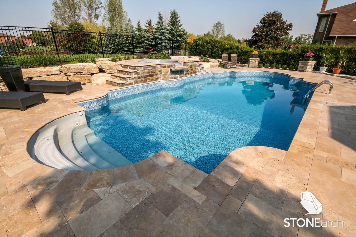 Ivory Mix Travertine - STONEarch