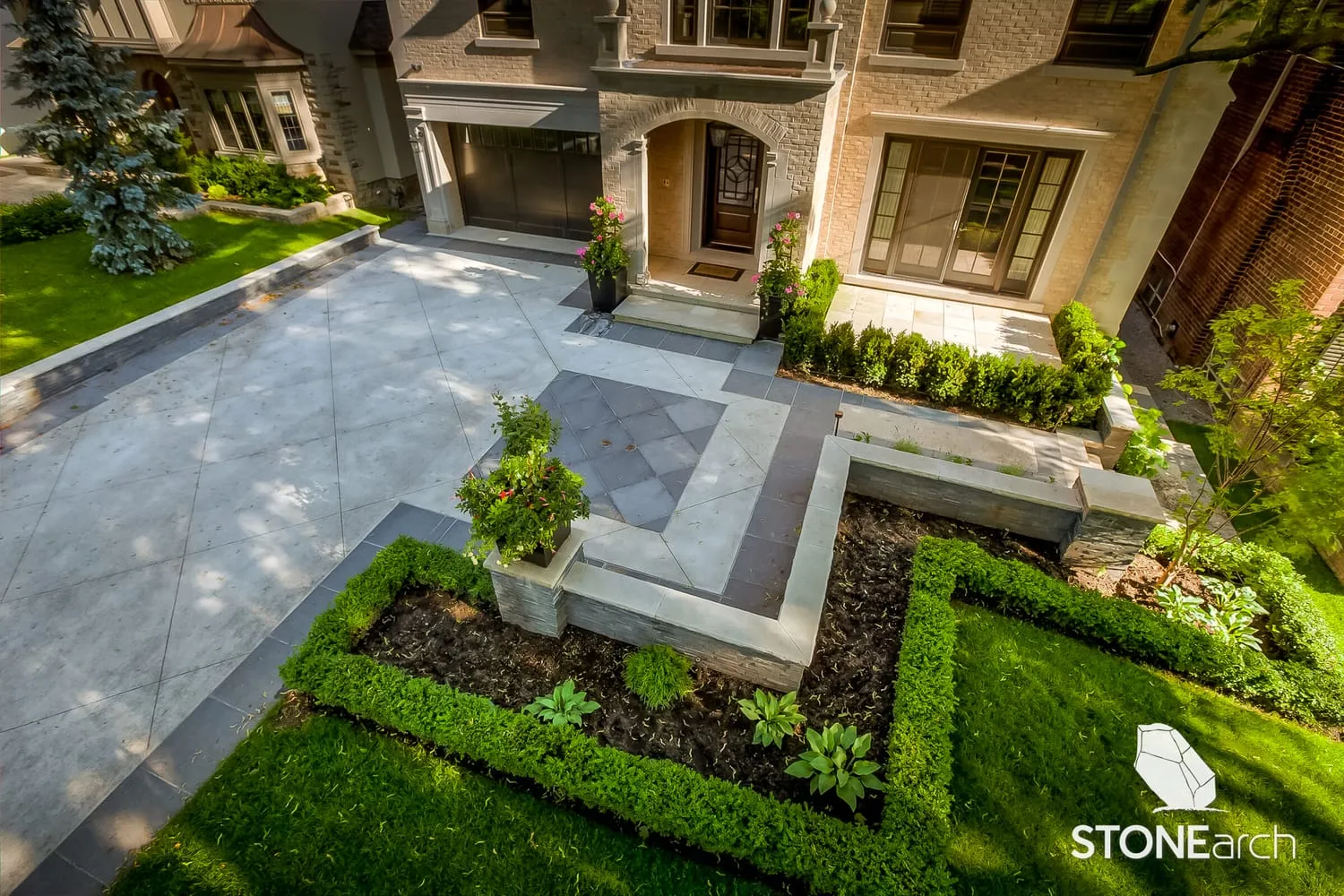 How To Use Natural Stone Pavers to Create a Stunning Driveway